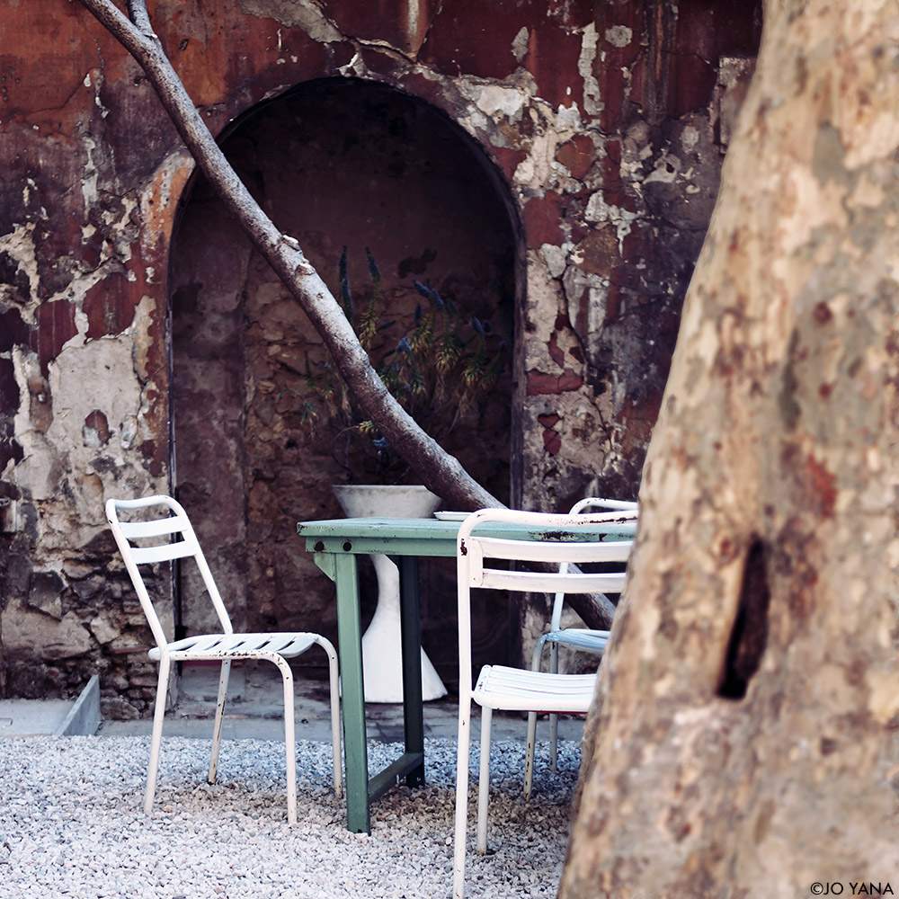 Bibliothèque W W W par Viktor MATIC - JO YANA